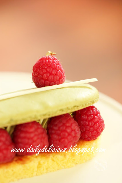 dailydelicious thai: RMM: Raspberry Matcha Macarons entremets