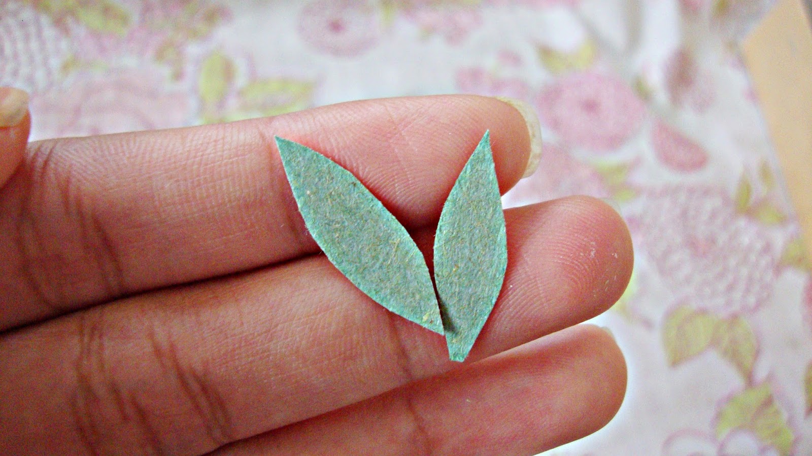 Bitter because it's Butter: DIY Paper Roses Garland