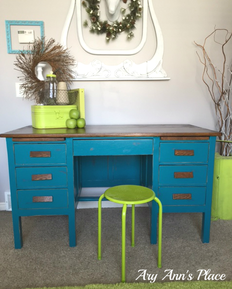 Ary Ann's Place: Beautiful Lagoon Blue Desk