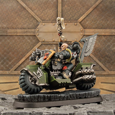 Wojna w miniaturze | War in miniature: Kapelan drugiej kompanii Dark ...