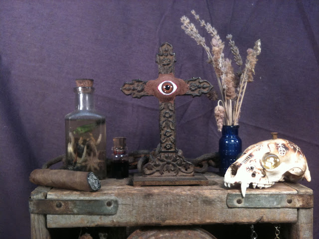 Rusty Eyeball Creations: Voodoo Alter Night Light