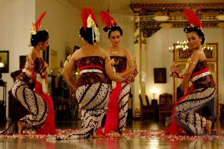 Srimpi Dance - Indonesian Cultures