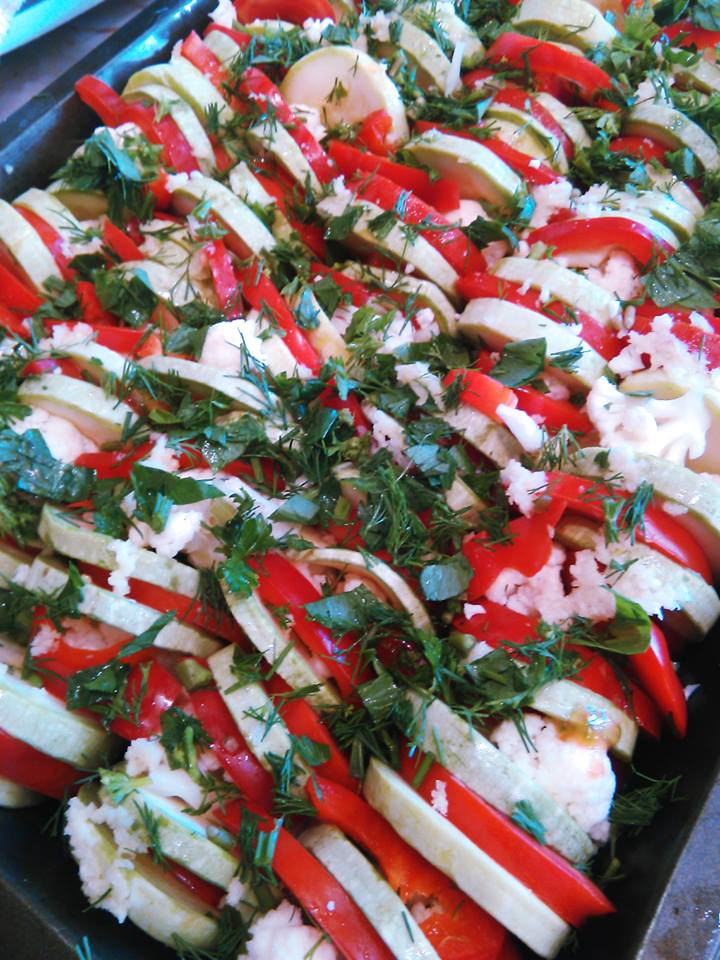 Kitchen-Киев: Рататуй из кабачков с кефирной заливкой