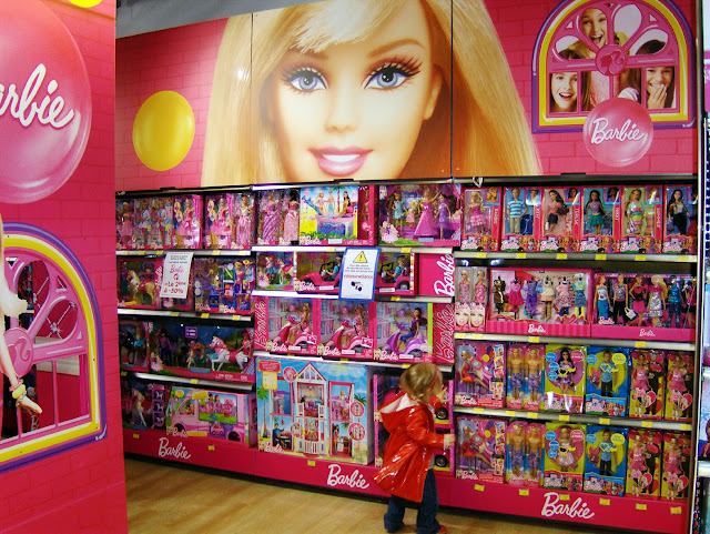 Et Sa Fée Des Etincelles.: Ouverture du premier Toys'R'Us parisien ...