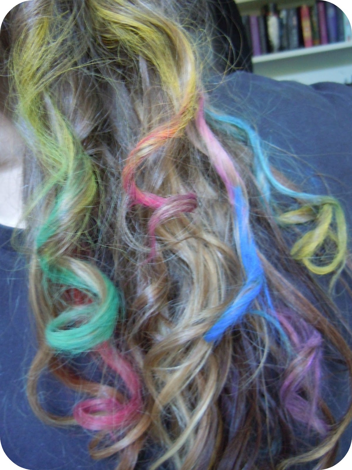 LaLaRookie: [DIY] Fake Dip Dye Hair mit Pastellkreide