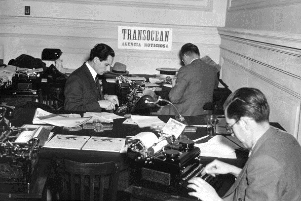 oz.Typewriter: Glorious Reality of Typewriters in Newspaper Newsrooms