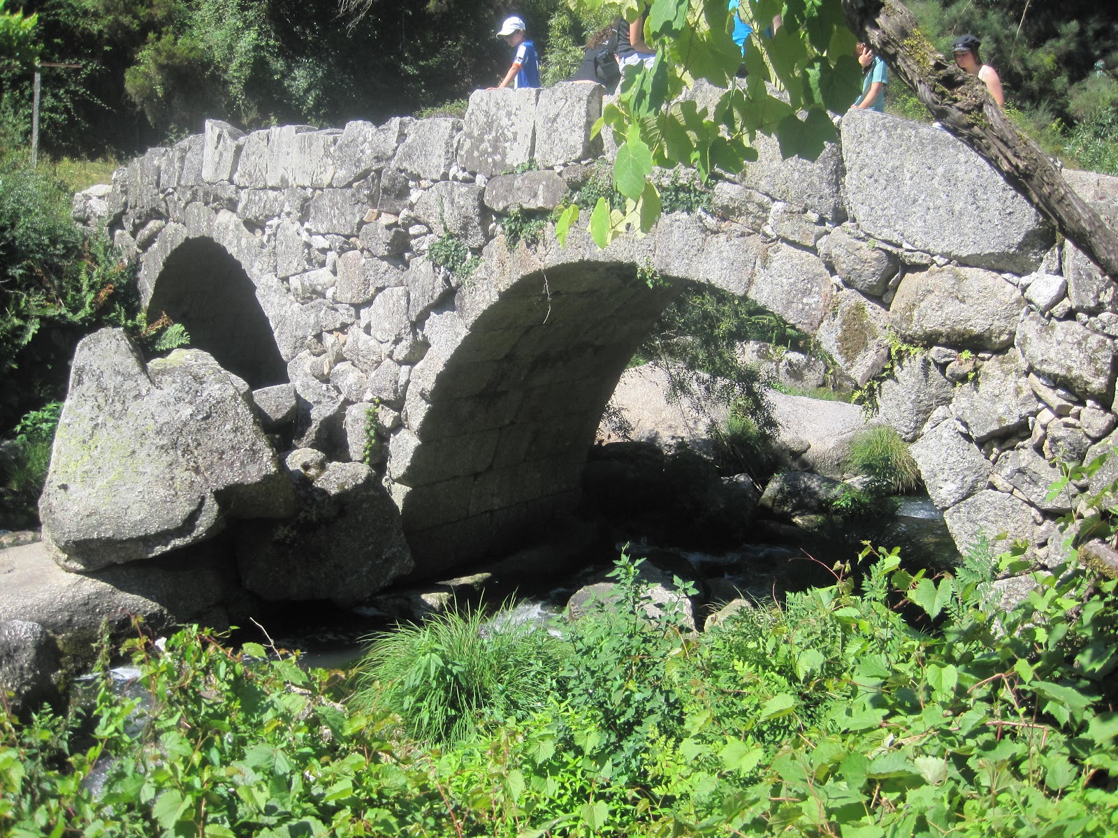 TUDO EM PRATOS LIMPOS: Ponte Romana - Lordelo