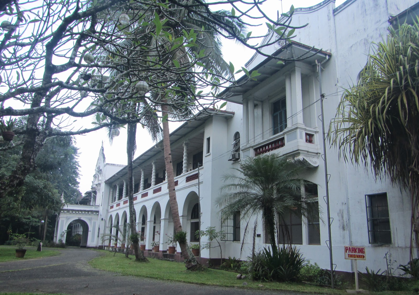 LEXICAL CROWN: SACRED HEART RETREAT HOUSE AND SEMINAR CENTER