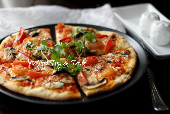Resep Vegetarian Pizza Jamur dengan Simple Sauce | Just Try & Taste
