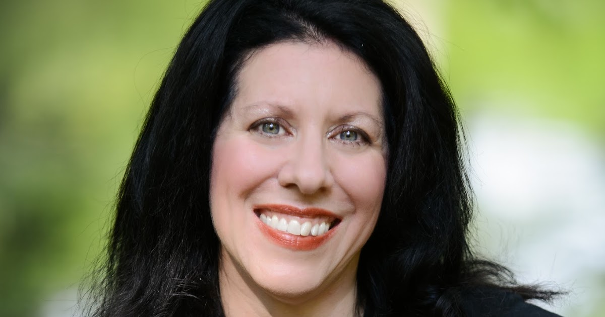 Chick Lit Central: The sky is the limit for Elisa Lorello...plus a book ...