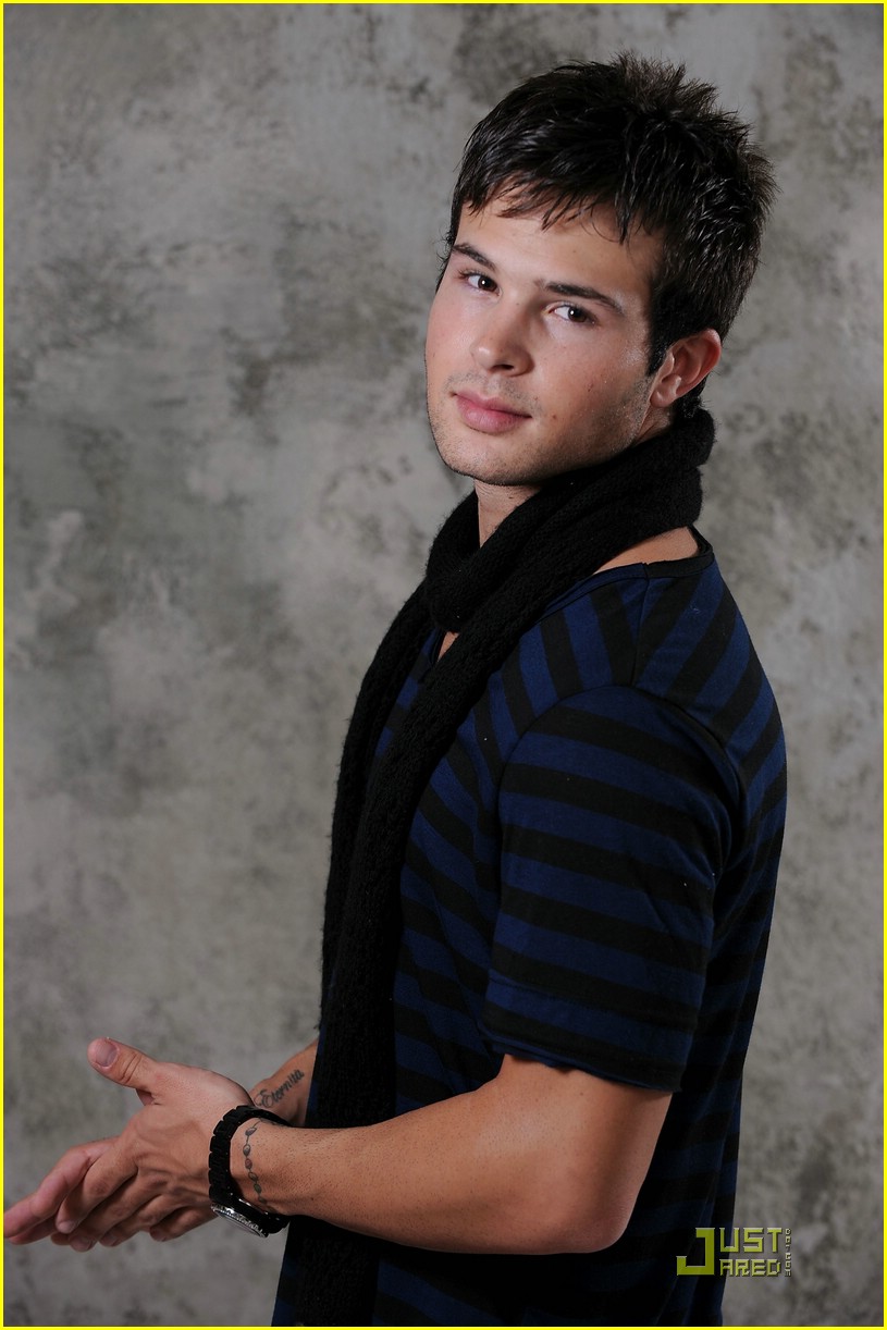 Para Nossa Alegria: Cody Longo