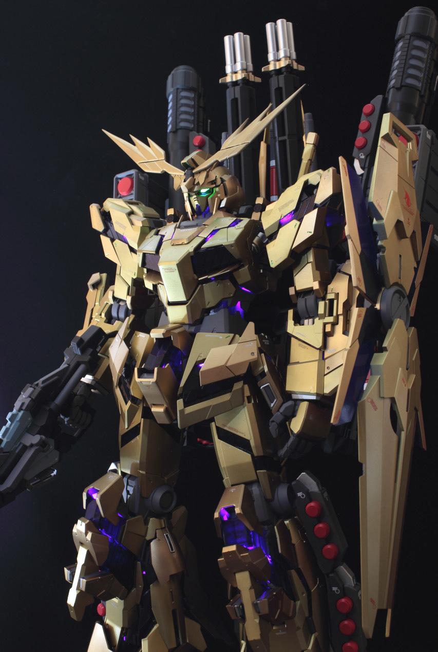Custom Build: PG 1/60 Unicorn Gundam Phenex + Full Armor Equipment