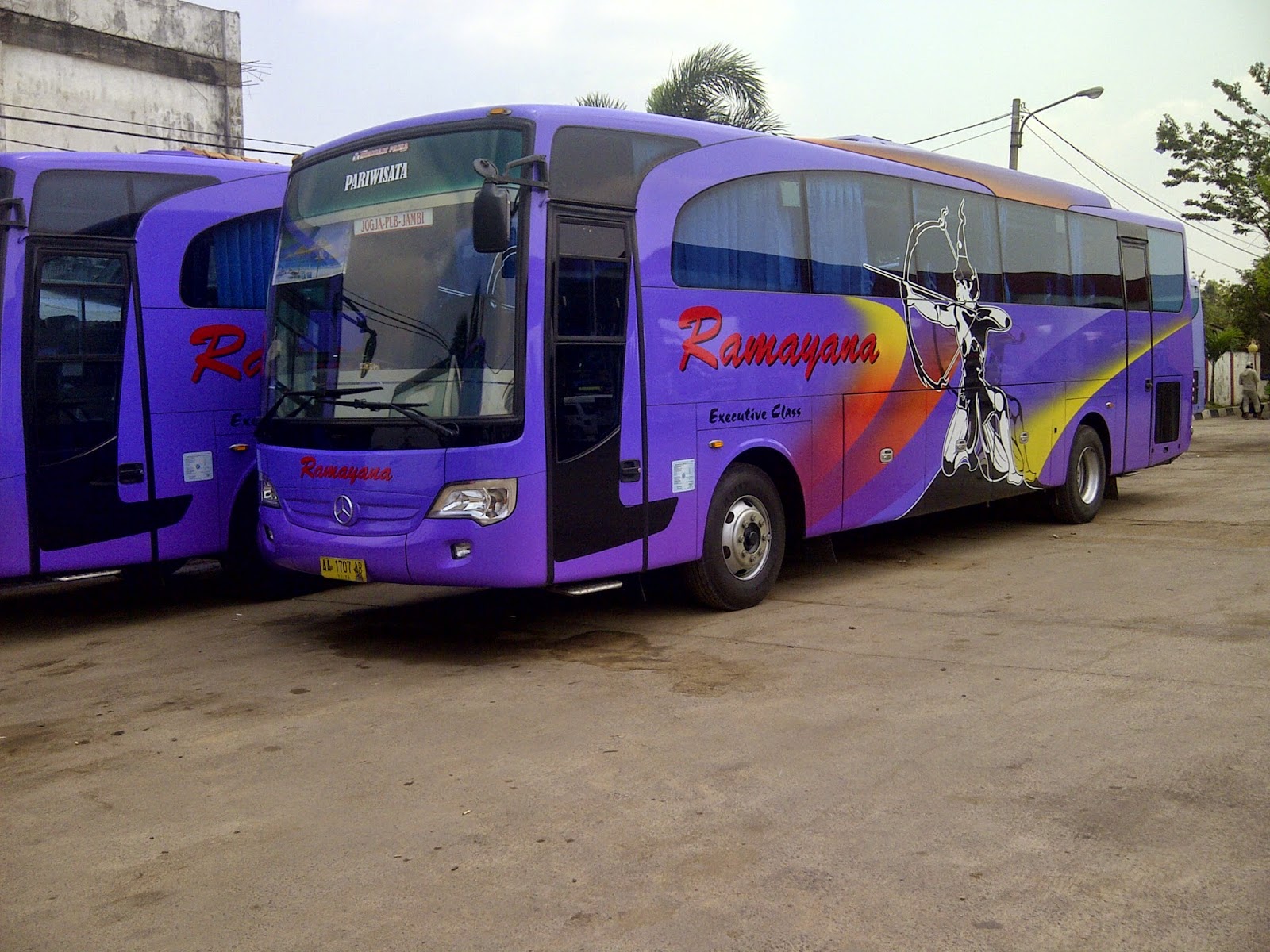 Macam-Macam Bus - Bus Indonesia