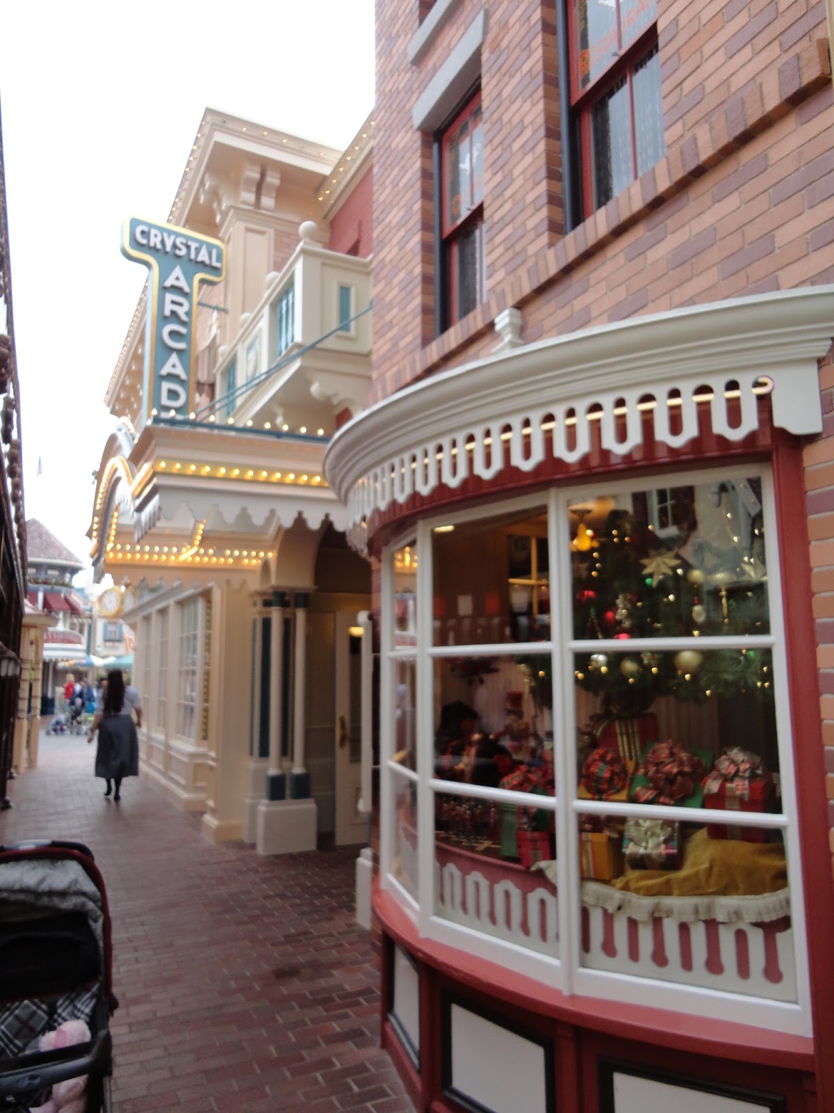 Disneyland: Main Street Crystal Arcade