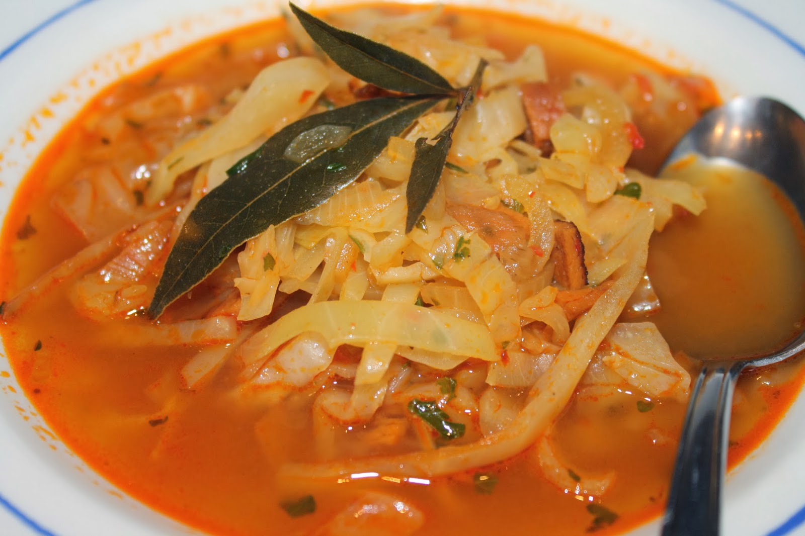 A Cherry on Top.: Burgenländische Krautsuppe