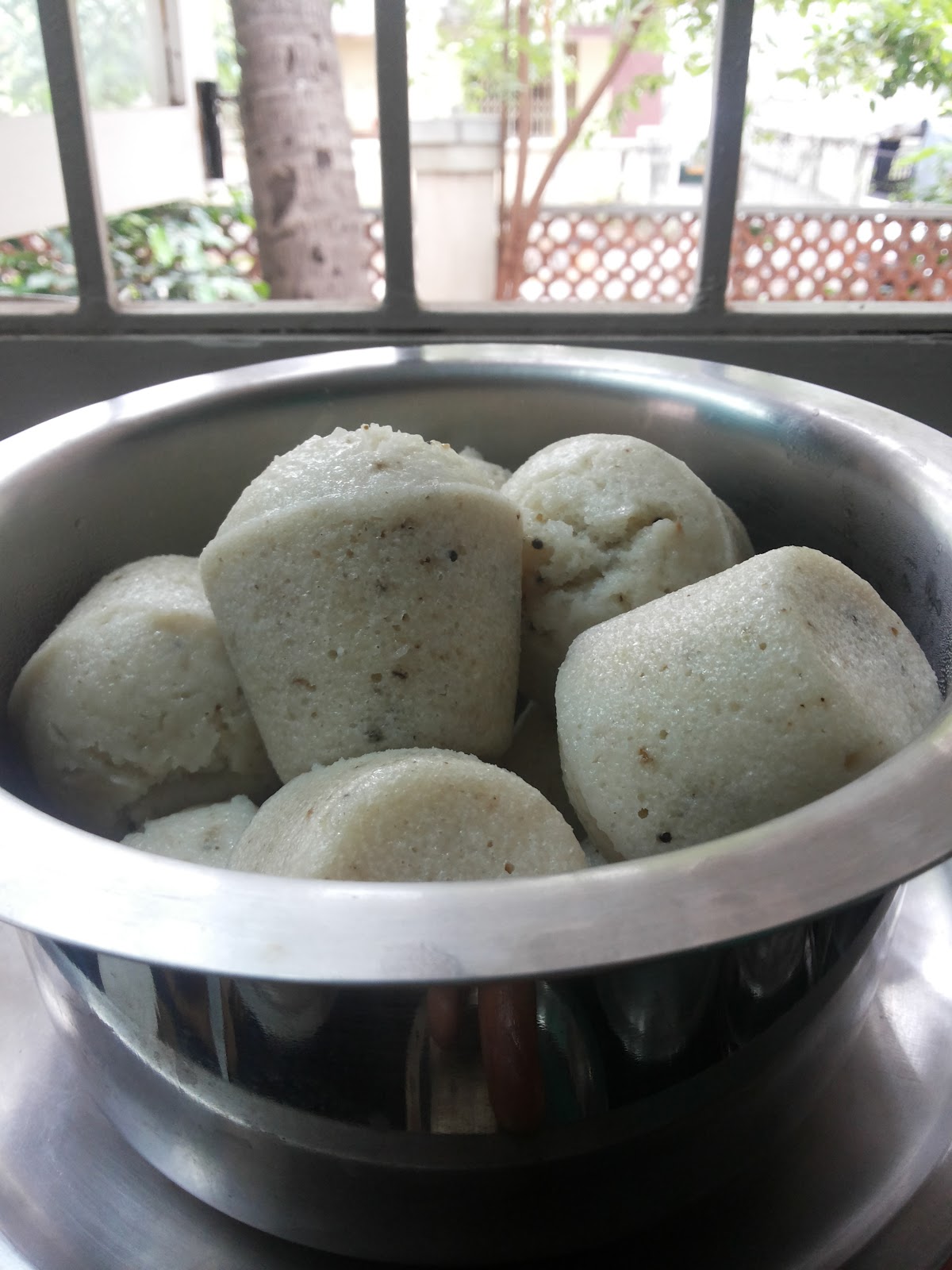 Eat Pray and Cook: Kanchipuram Idli (Kovil Idli) - Idli with a Flavour