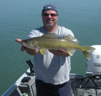 Hooked Guide Services: Sault Ste Marie Walleye on the St Marys River ...