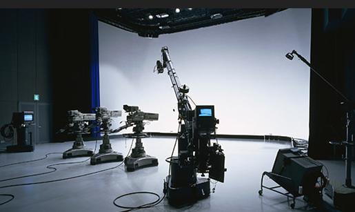 Rachmat Maulana: Studio Televisi, Kamera Apa yang Digunakan?