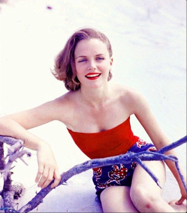 50 Glamorous Photos of Lee Remick From the 1950s and 1960s ~ Vintage Everyday