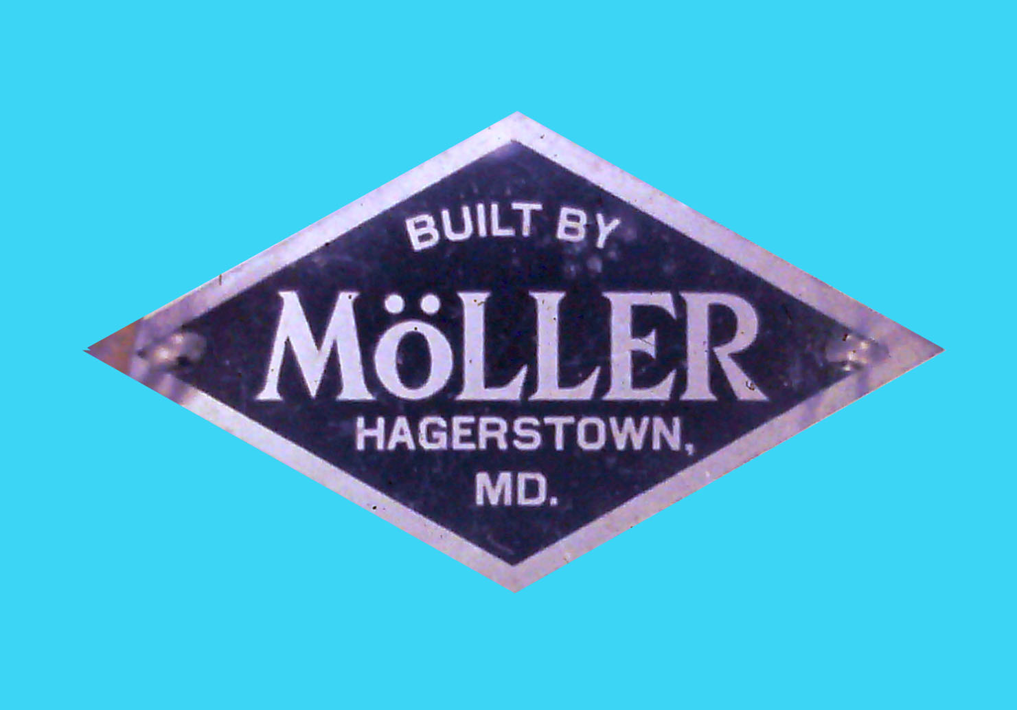 American Auto Emblems: MOLLER (2)