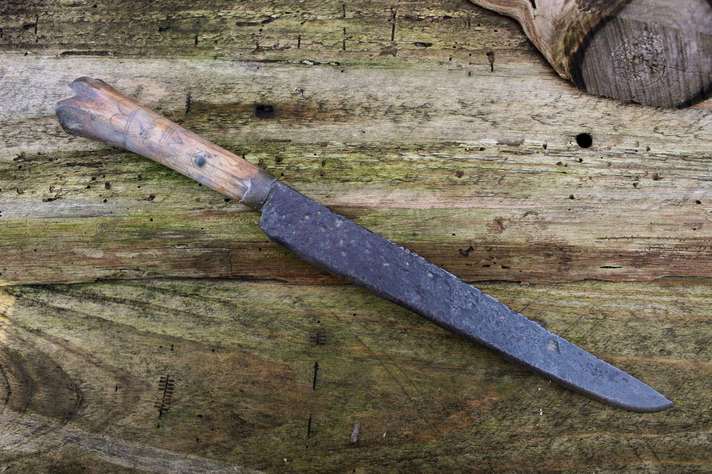 Contemporary Makers: Ian Pratt Knife for Art Riser