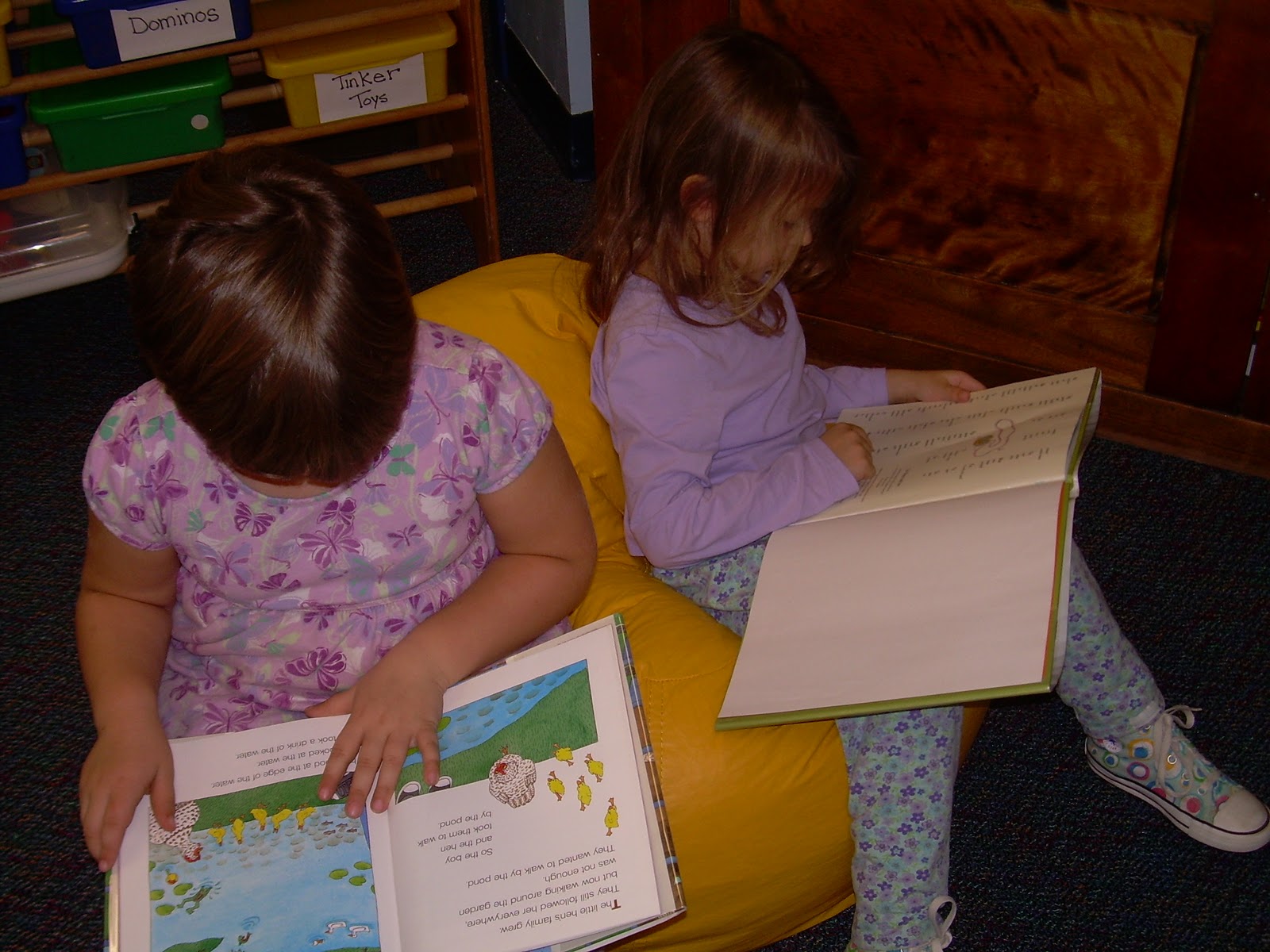 Mrs. Deci's Kindergarten Class: Literacy Workstations!