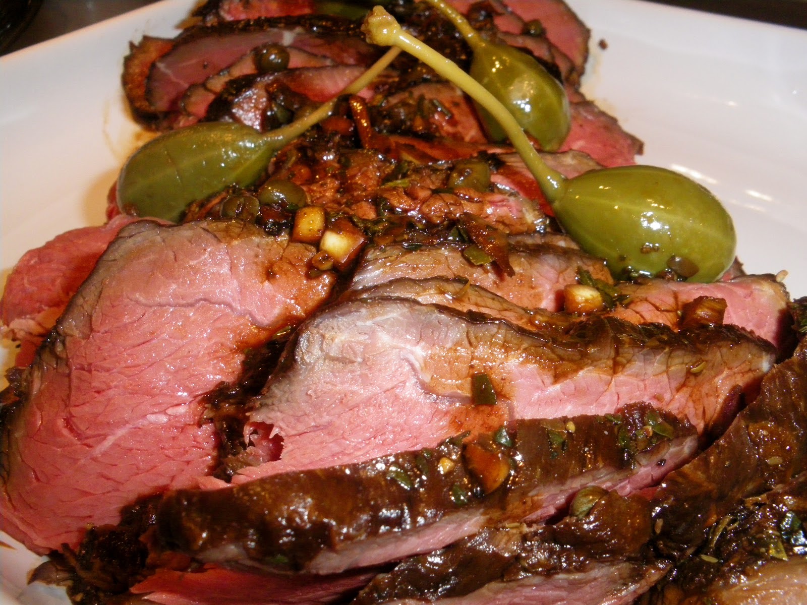 Lottzys Matblogg: Marinerad rostbiff med balsamico, honung och kapris ...