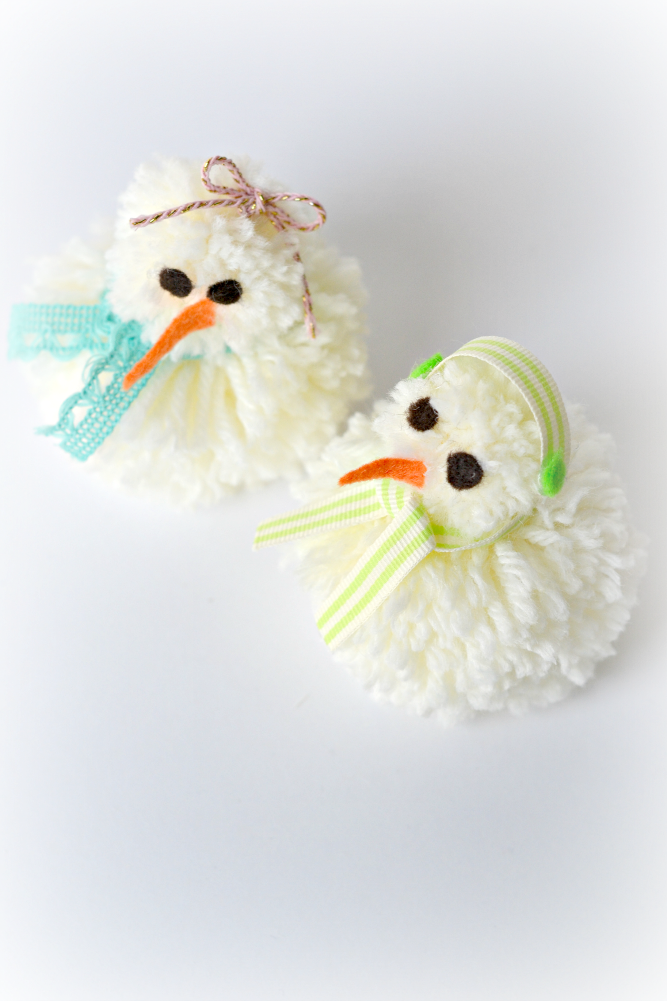 The Life of Jennifer Dawn: Yarn Pom Pom Snowman and Snow Woman