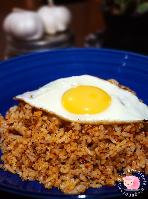 My Bittersweet Cafe: Recipe: Chicken Annatto Adobo Flakes Fried Rice