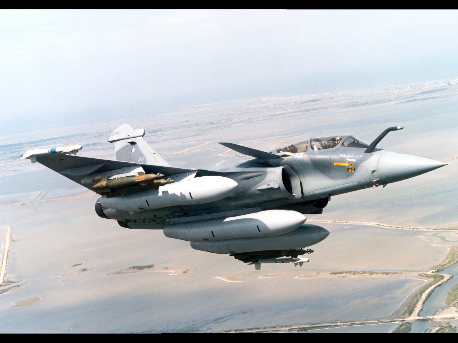 FOTOARMAS.COM: Dassault Rafale (Armee de l´Air)