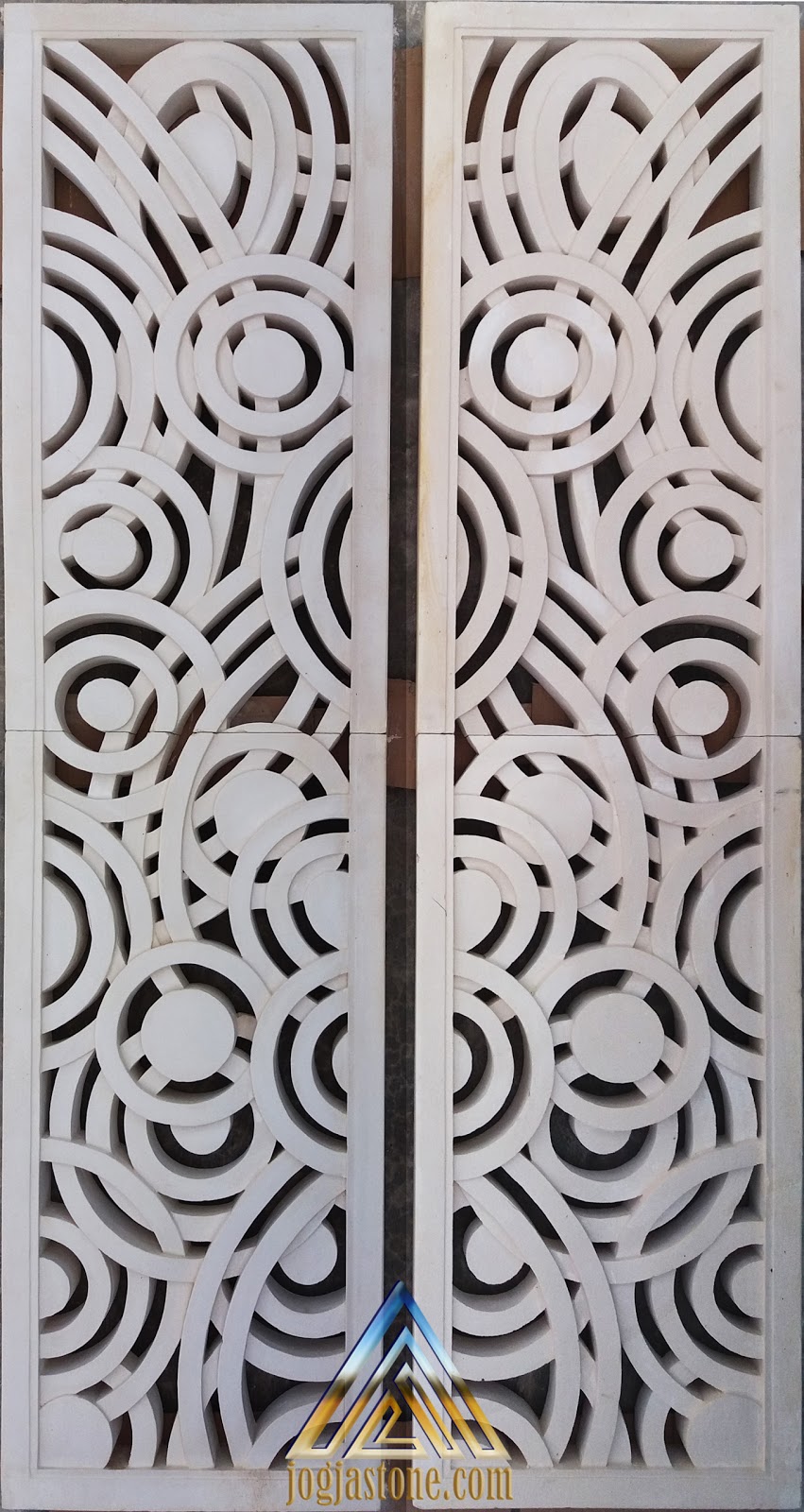 Roster batu paras putih motif lingkaran