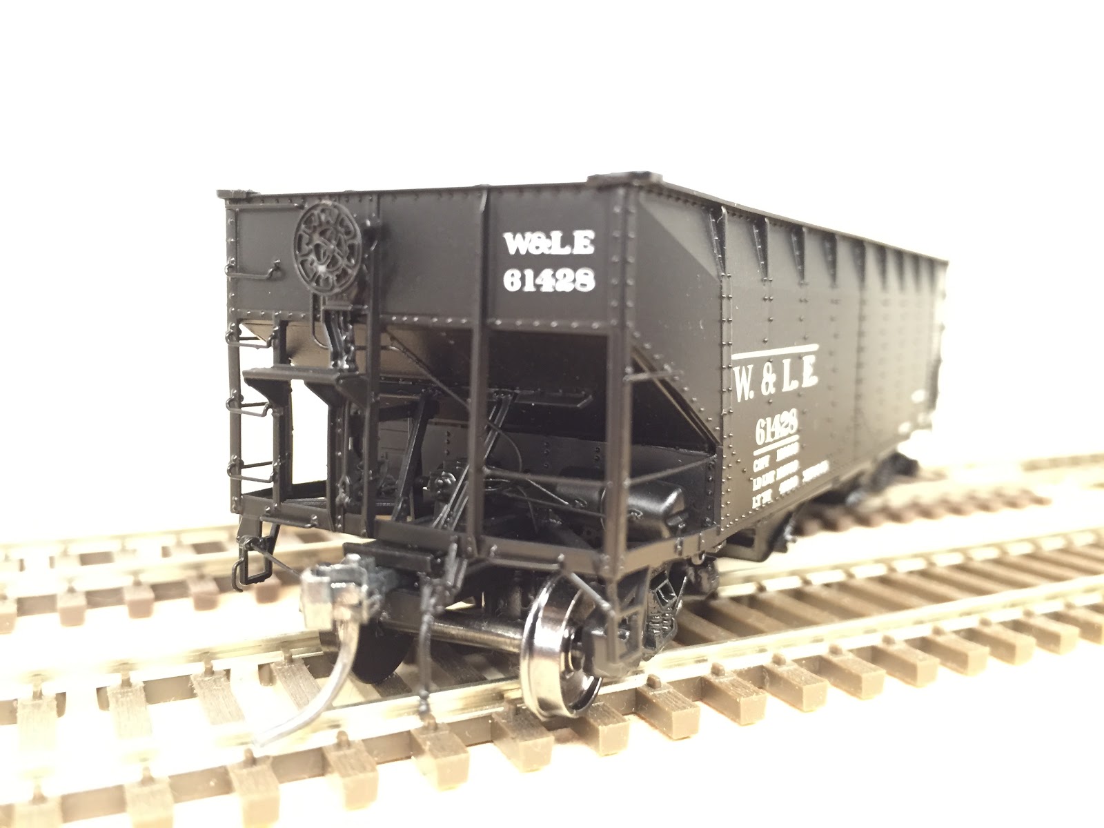 Adena Railroad: HO Scale W&LE Hoppers