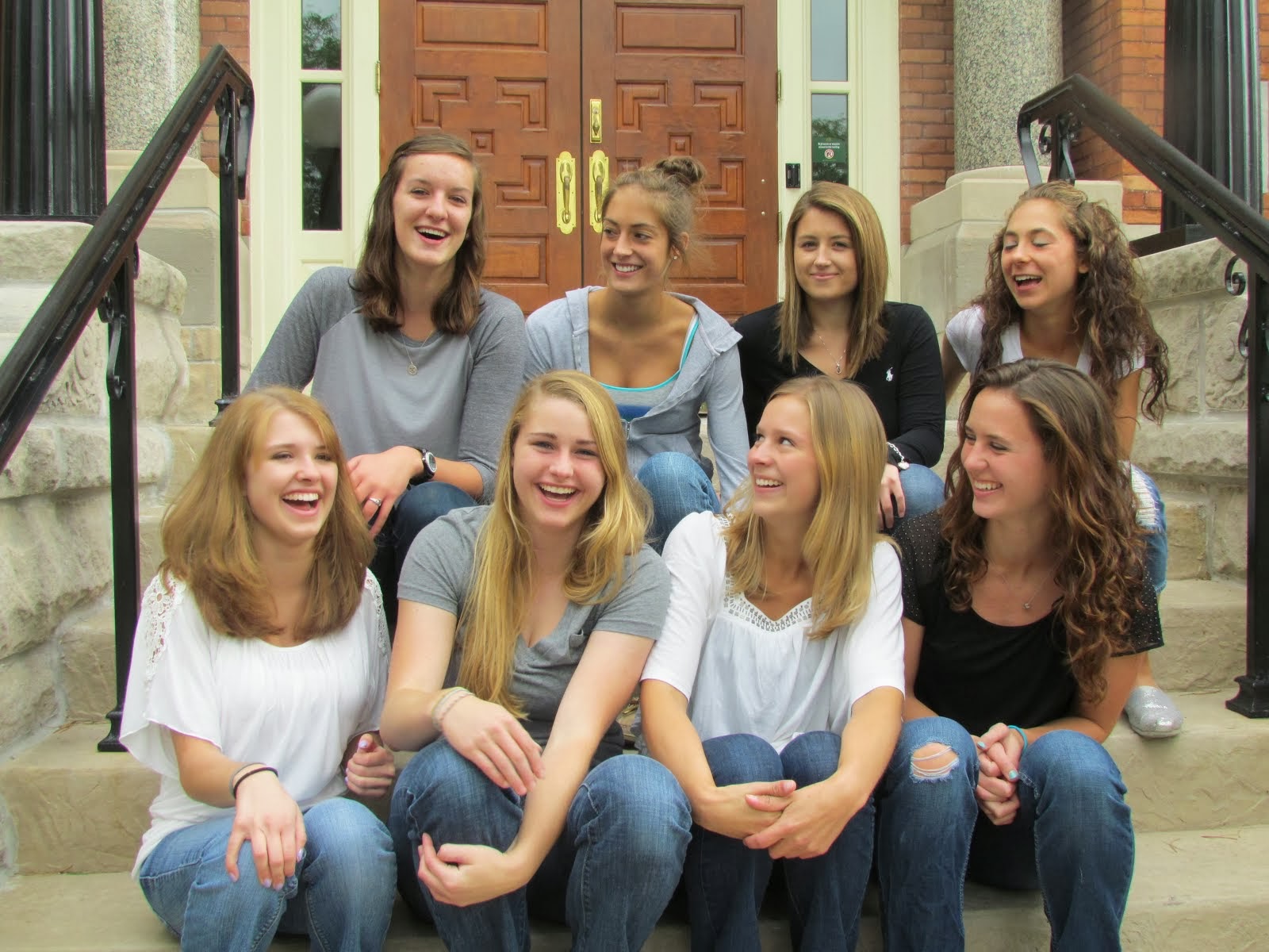 One Room, Eight Girls