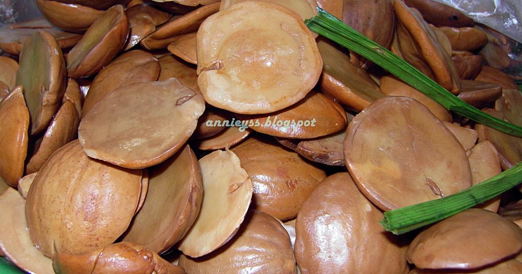 Saat Kau Sentuh Hatiku...: Jering Rebus Kelapa Muda Parut