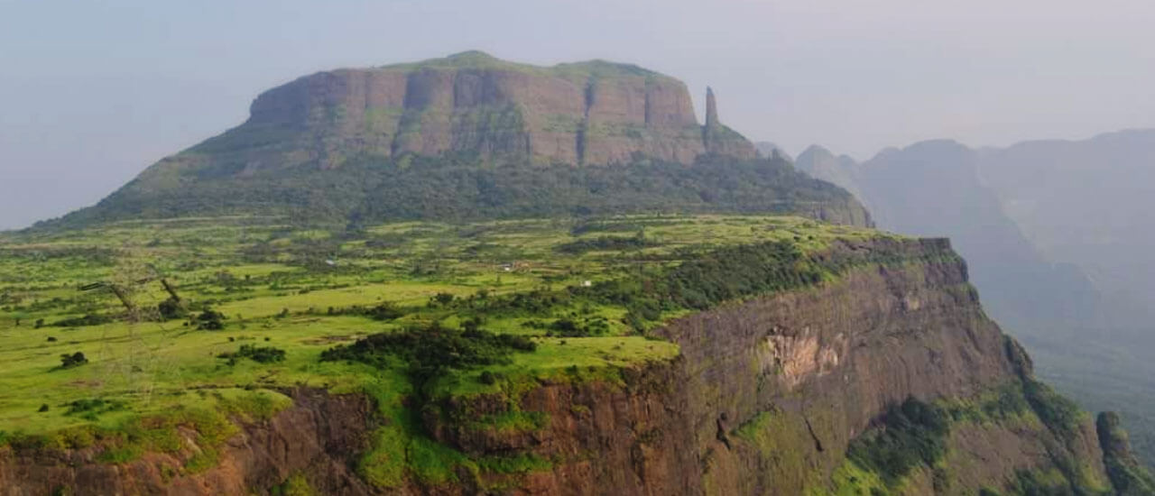 जीवधन किल्ला