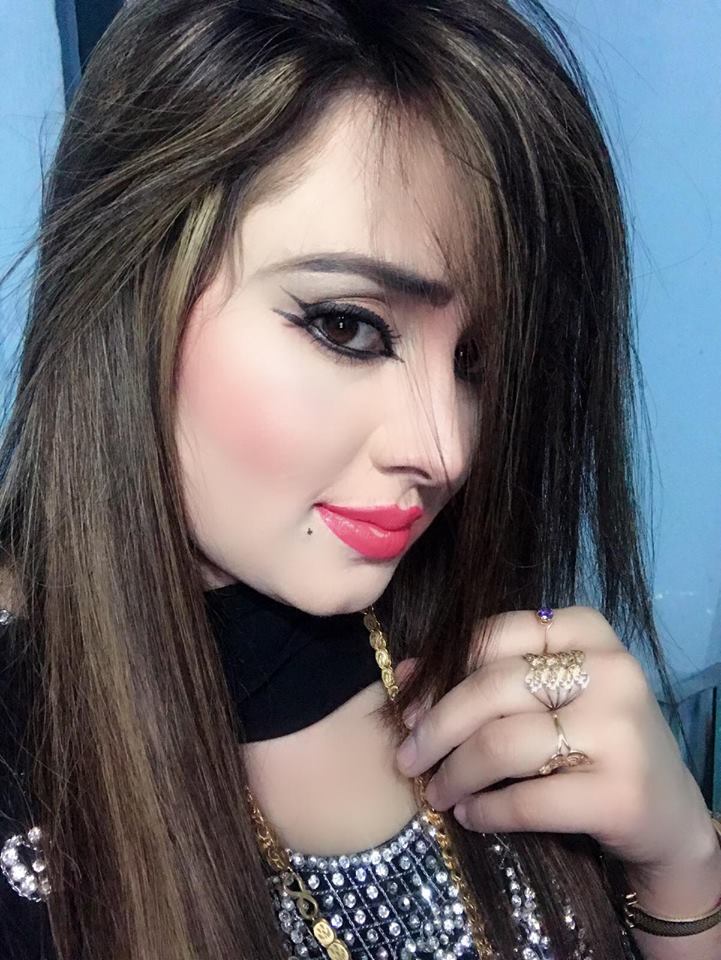 Nadia Gul New Beautiful Pictures
