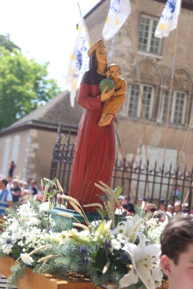 New Liturgical Movement: Highlights from Day Three of the 2017 Chartres ...