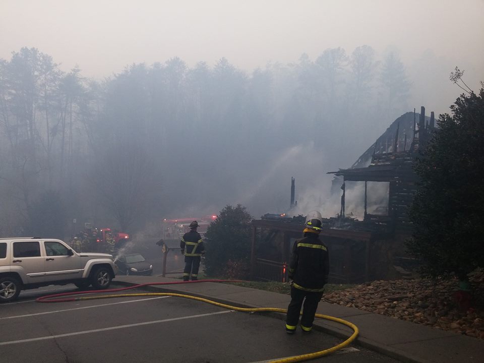 Smoky Mountain Post: Three Deaths Reported in Gatlinburg Fire, LeConte ...