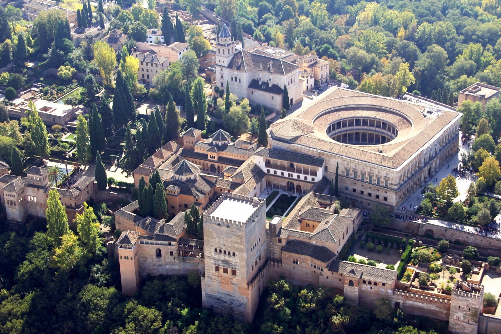 La Granada de Luneta: ALHAMBRA - Palacio de Carlos V (exterior)