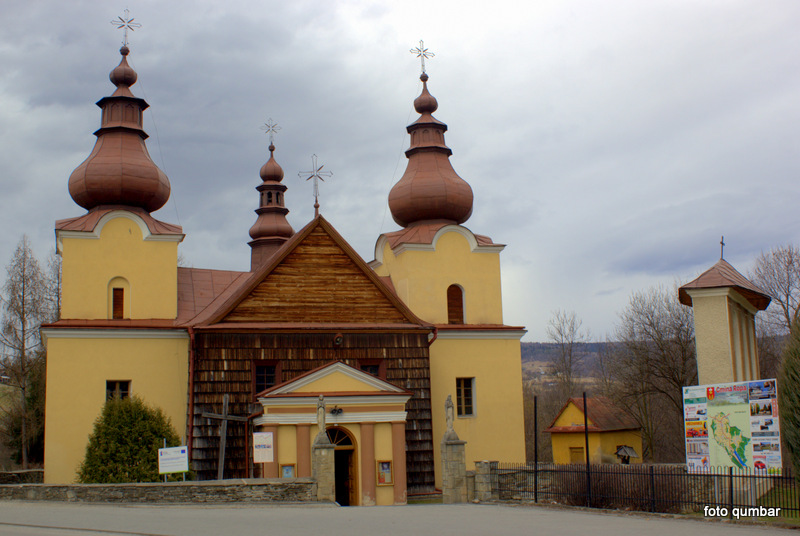 Zamki i Palace - Obiektywnie: Ziemiański dwór w Ropie