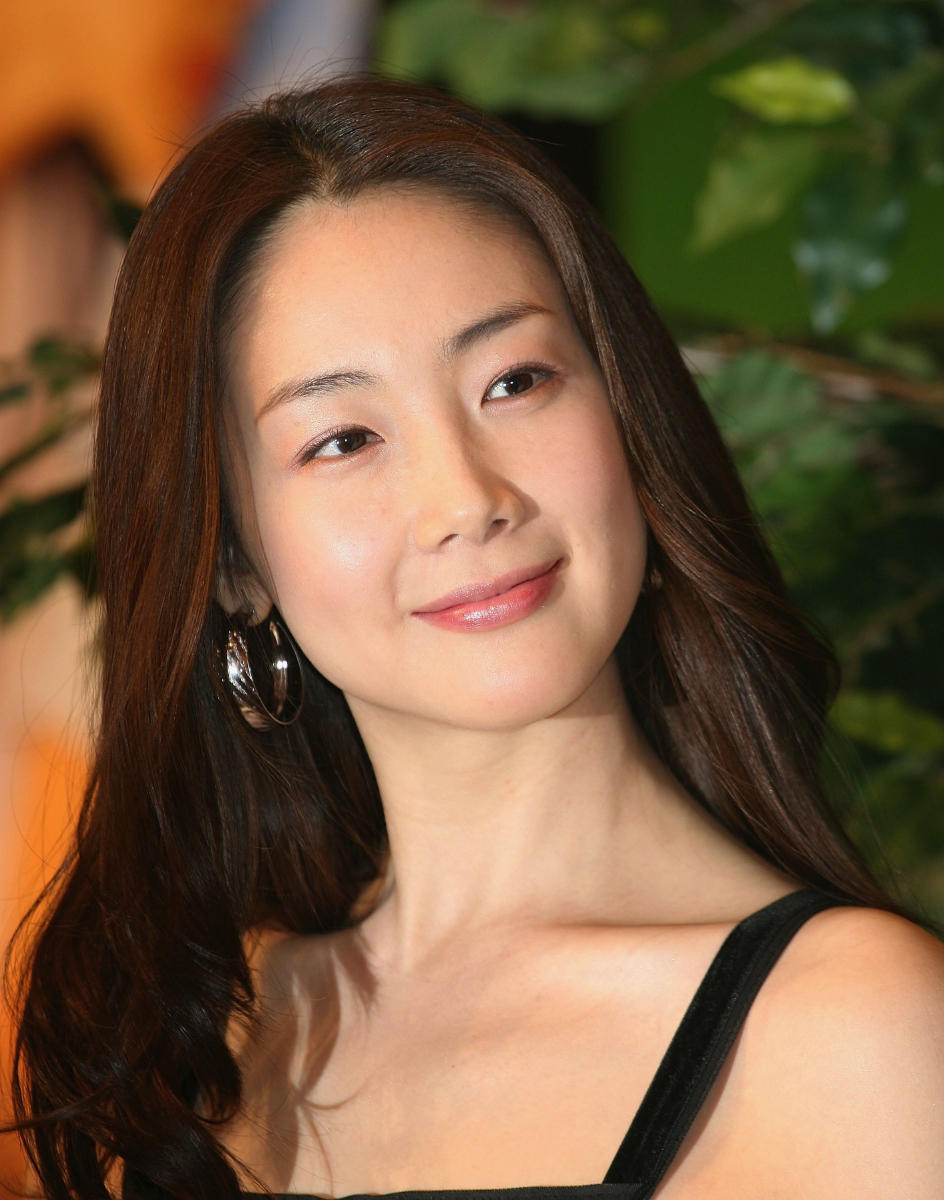 Korean Artists: Choi Ji-woo Profile