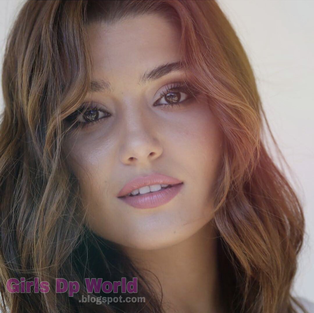 Hande Erçel Beautiful Images HD Wallpaper