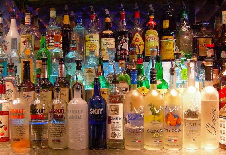 Alkoholi ja riippuvuus: Alkoholi