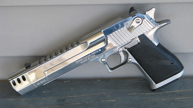 Defence Horizon: DESERT EAGLE 50. cal(pistol)