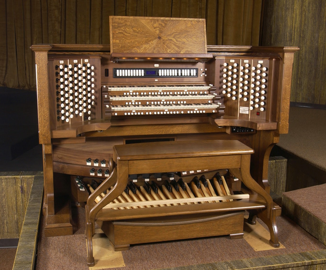 Organs of Bob Jones University: Rodeheaver Auditorium