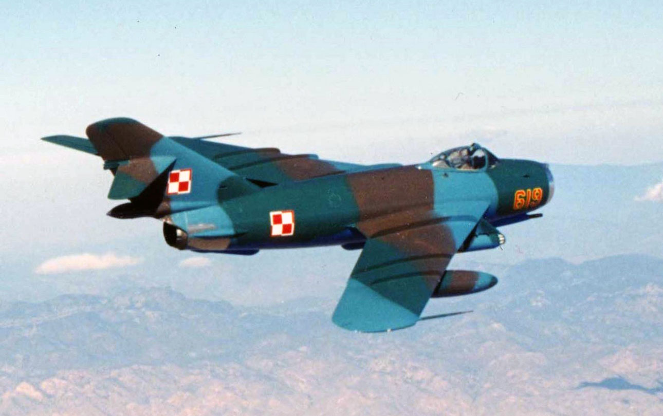 nhungdoicanh: PZL-Mielec Lim-6