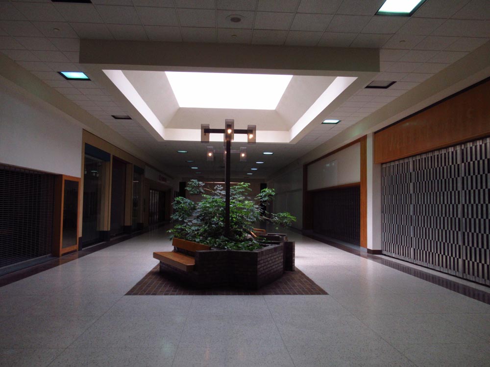 Sky City: Retail History: Warren Mall: Warren, PA