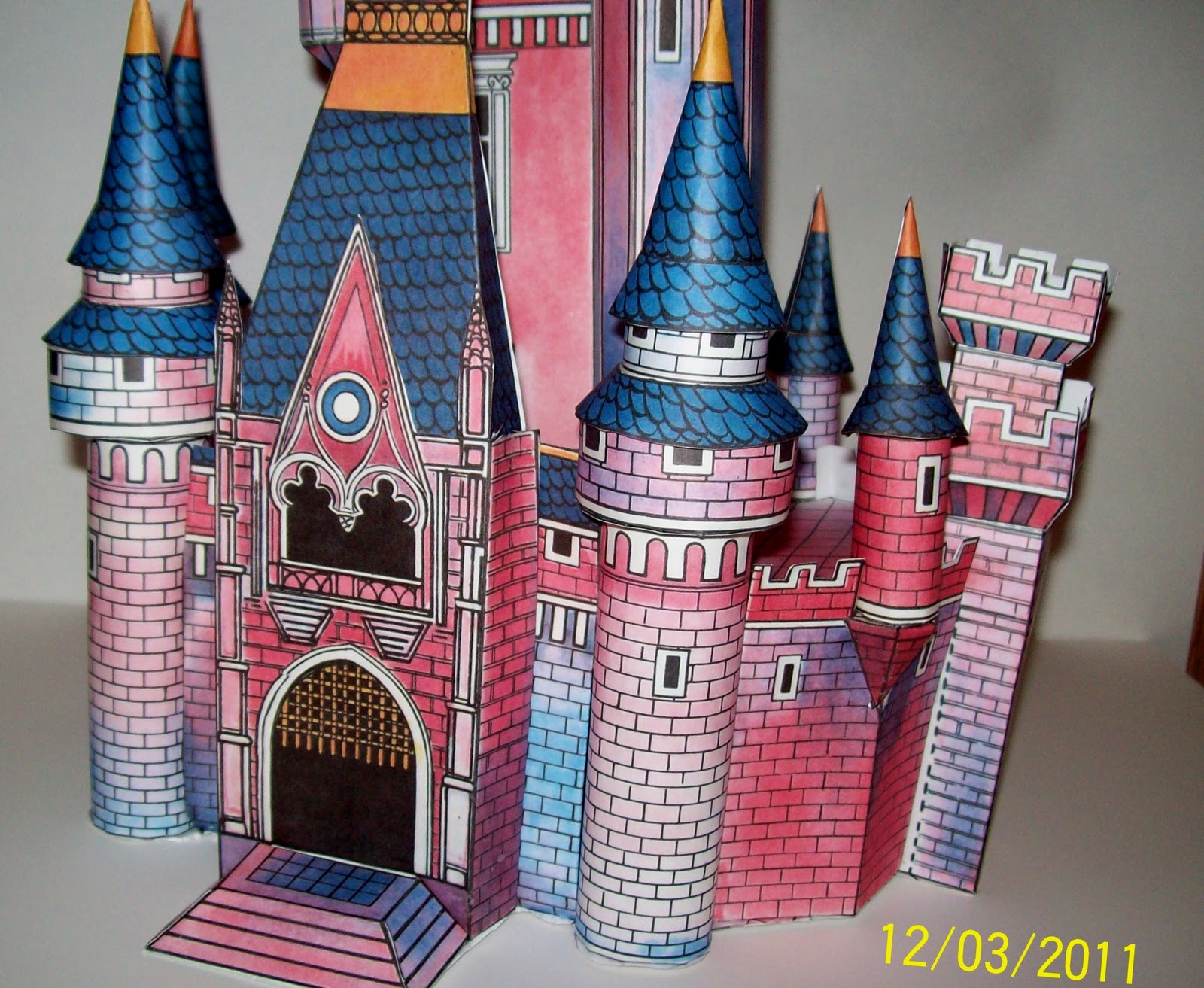DickieRaye's Papercraft: Disney's Cinderella's Castle