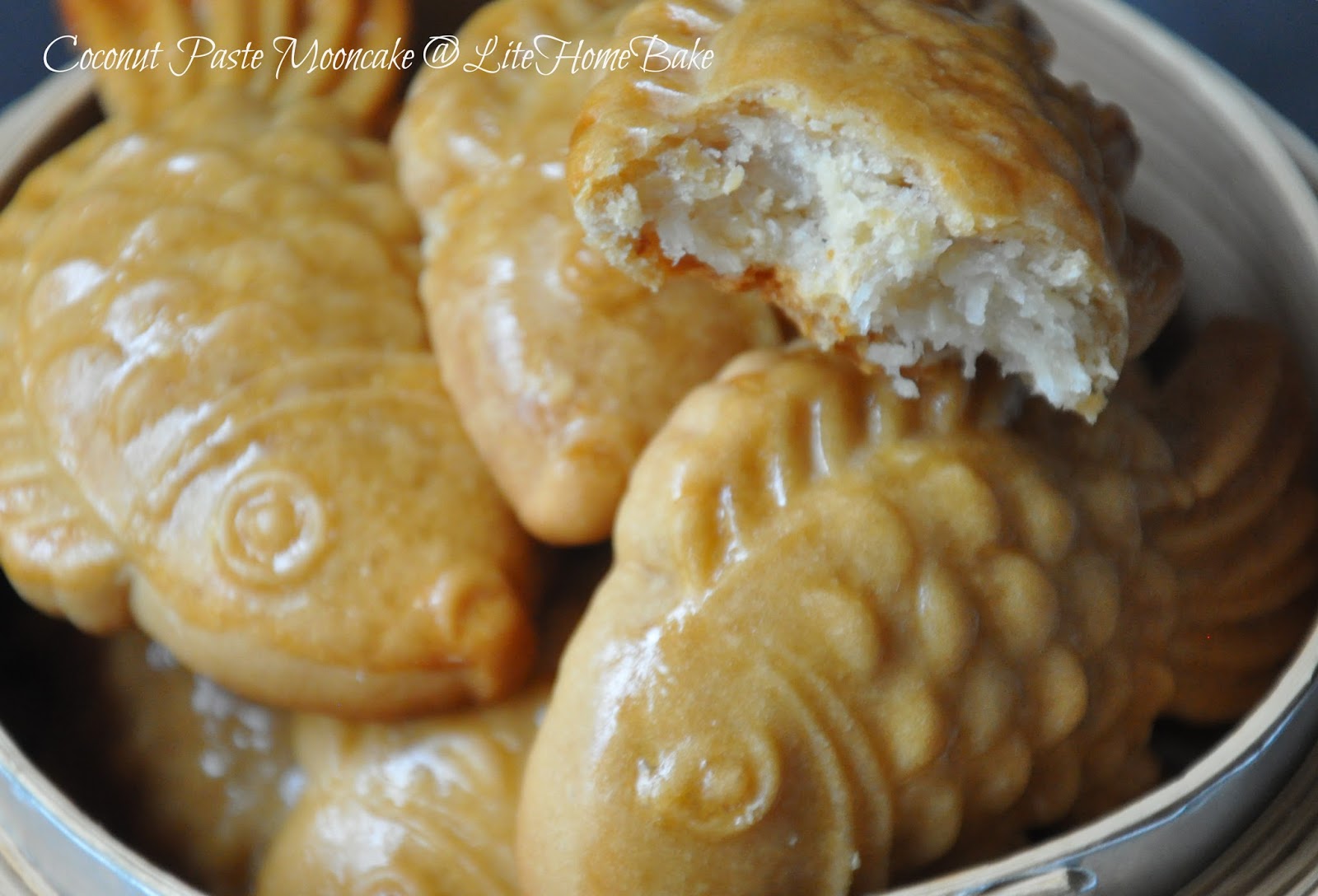 Mooncakes, "Real" Ones this time... ~ Lite Home Bake