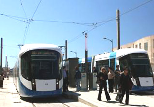 Alger des années 2000: Inauguration d'un 2em tronçon du tramway d'Alger